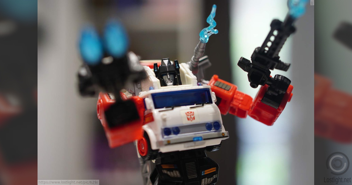 Hasbro Selects Artfire (Voyager) | Lost light