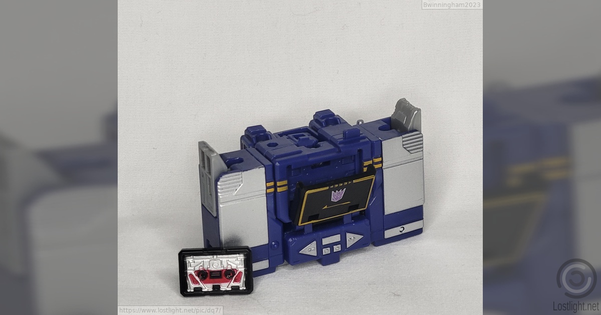 Hasbro Wfc Kingdom Soundwave | Lost light